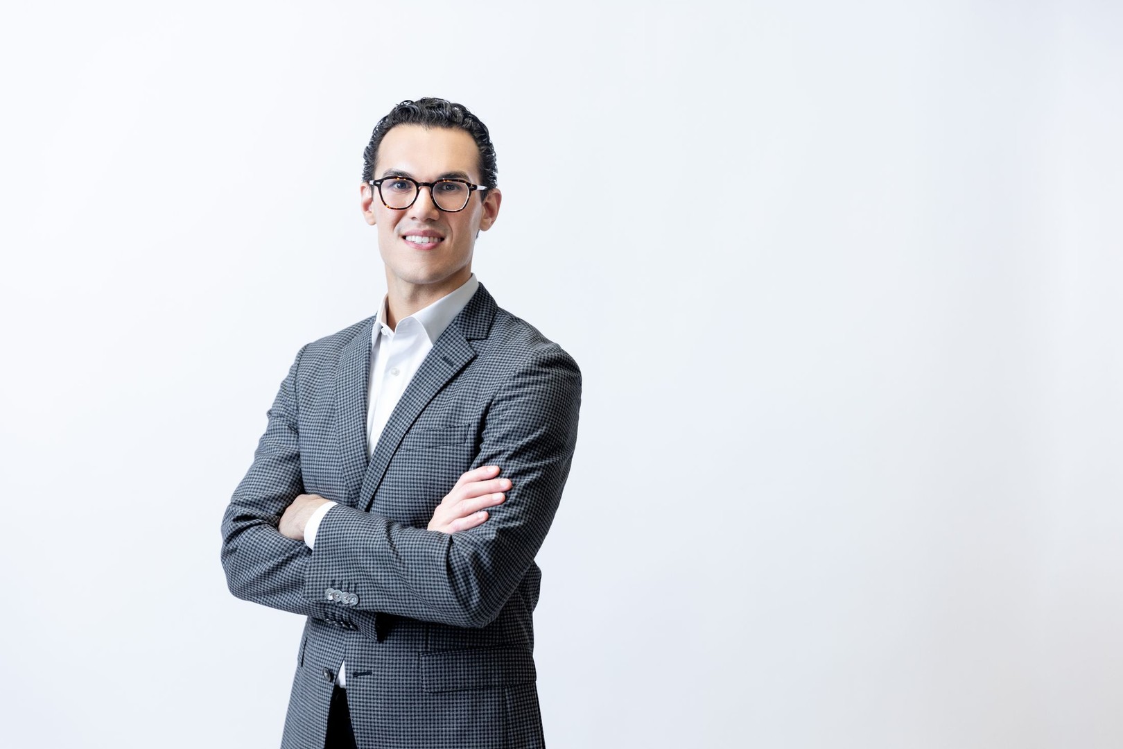 Meet Dr. Parsa | Eos Rejuvenation